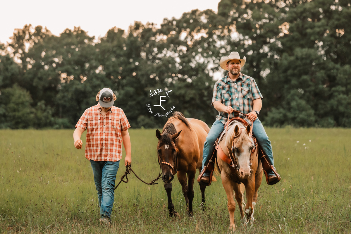 Kiser Family | Farm Session | Kings Mountain NC - Laze L Farm Photography
