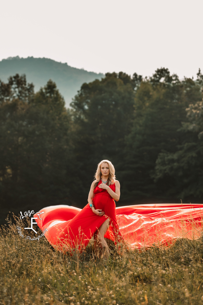 Parachute Dress Sessions | Taylorsville, NC - Laze L Farm Photography