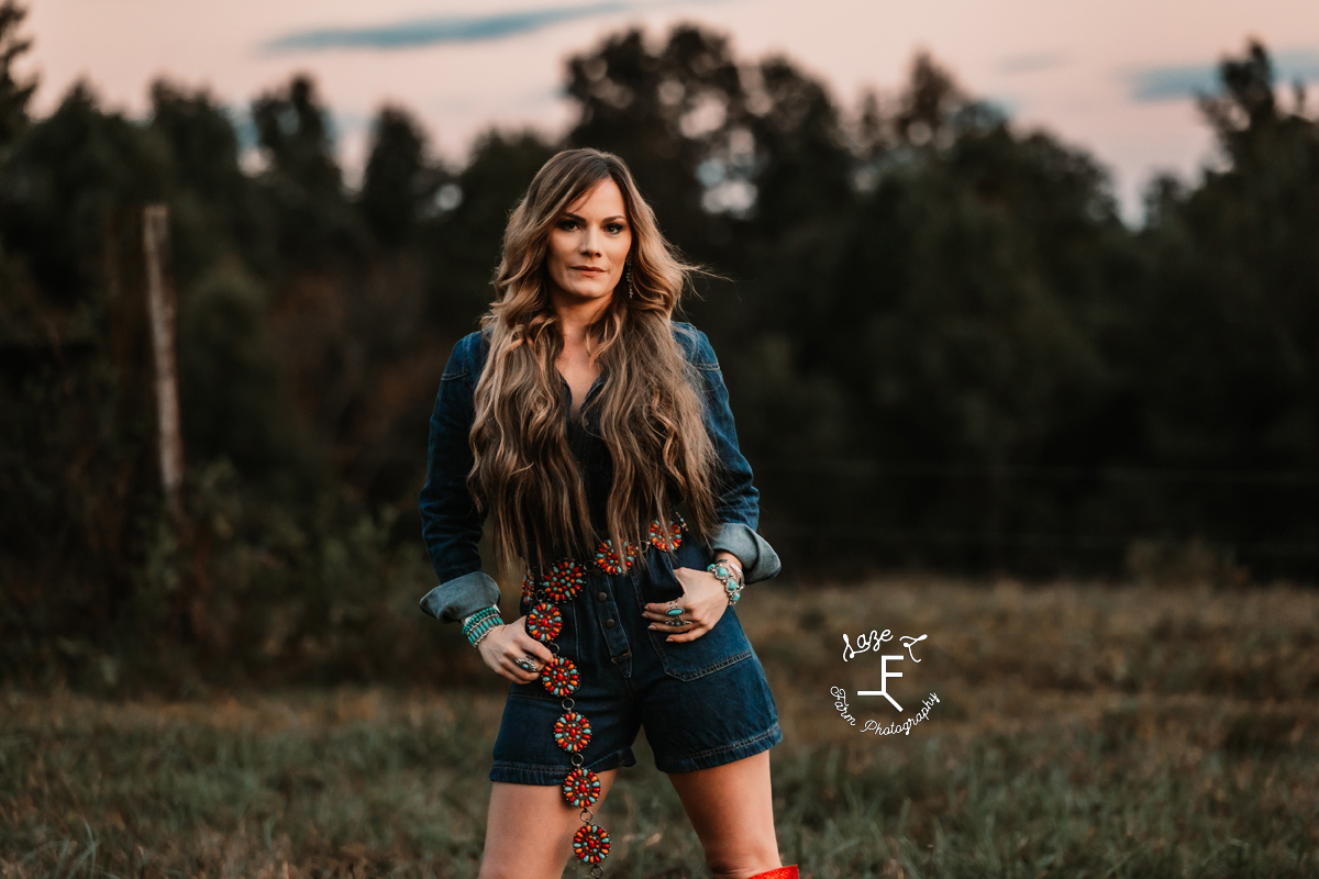 Wendy | Western Fashion Photoshoot | Taylorsville, NC - Laze L Farm ...