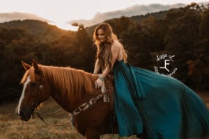 Wendy | Western Fashion Photoshoot | Taylorsville, NC - Laze L Farm ...