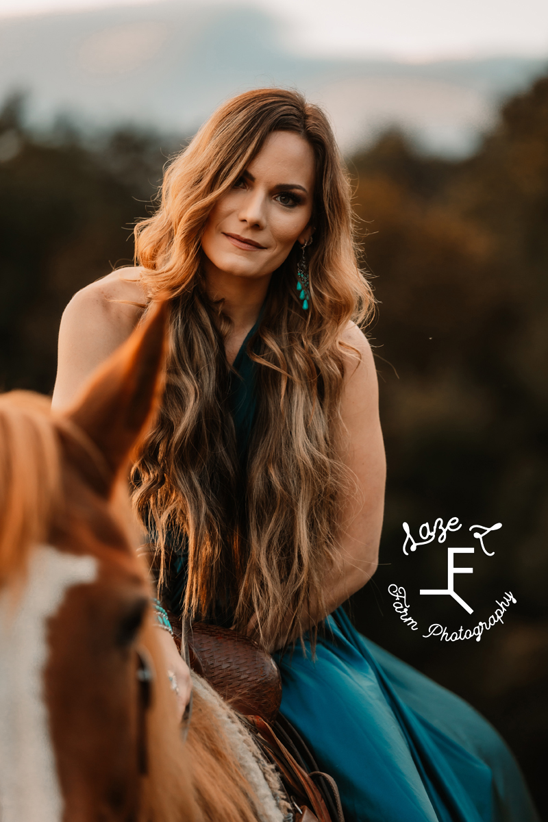 Wendy | Western Fashion Photoshoot | Taylorsville, NC - Laze L Farm ...