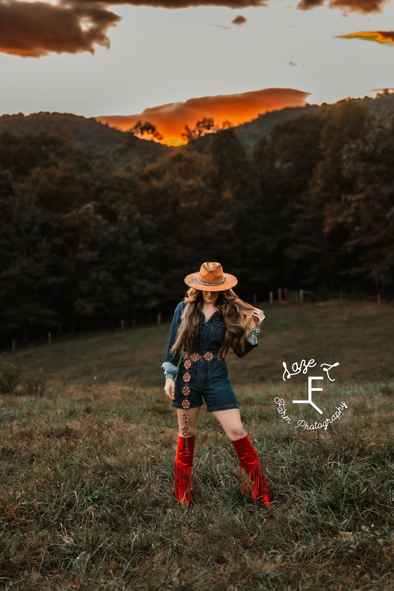 Wendy | Western Fashion Photoshoot | Taylorsville, NC - Laze L Farm ...